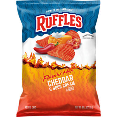 Ruffles Flamin' Hot Cheddar & Sour Cream Flavored Potato Chips, 8 oz ...